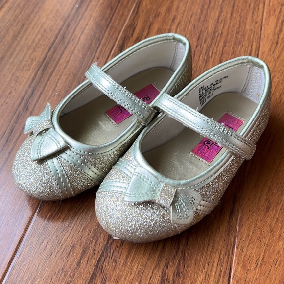Rachel Shoes | Shoes | Rachel Shoes In Metallic Glitter Gold Sz 6 ...